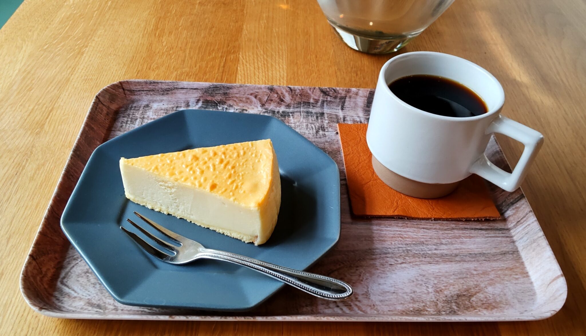 電車を眺めながらほっと一息。自家焙煎コーヒーとスイーツのお店cafe monowが西所沢にOPEN！ | 所沢なび